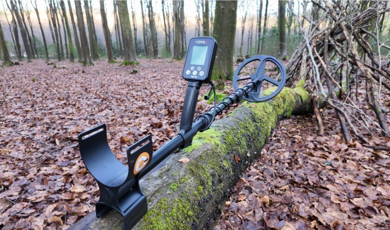 Rutus Versa metal detector review by the skill school